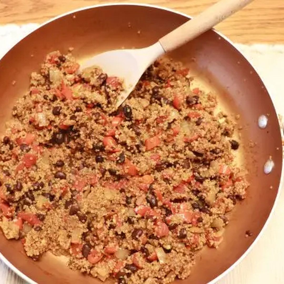 Skillet Mexican Quinoa | Recipe | Kitchen Stories